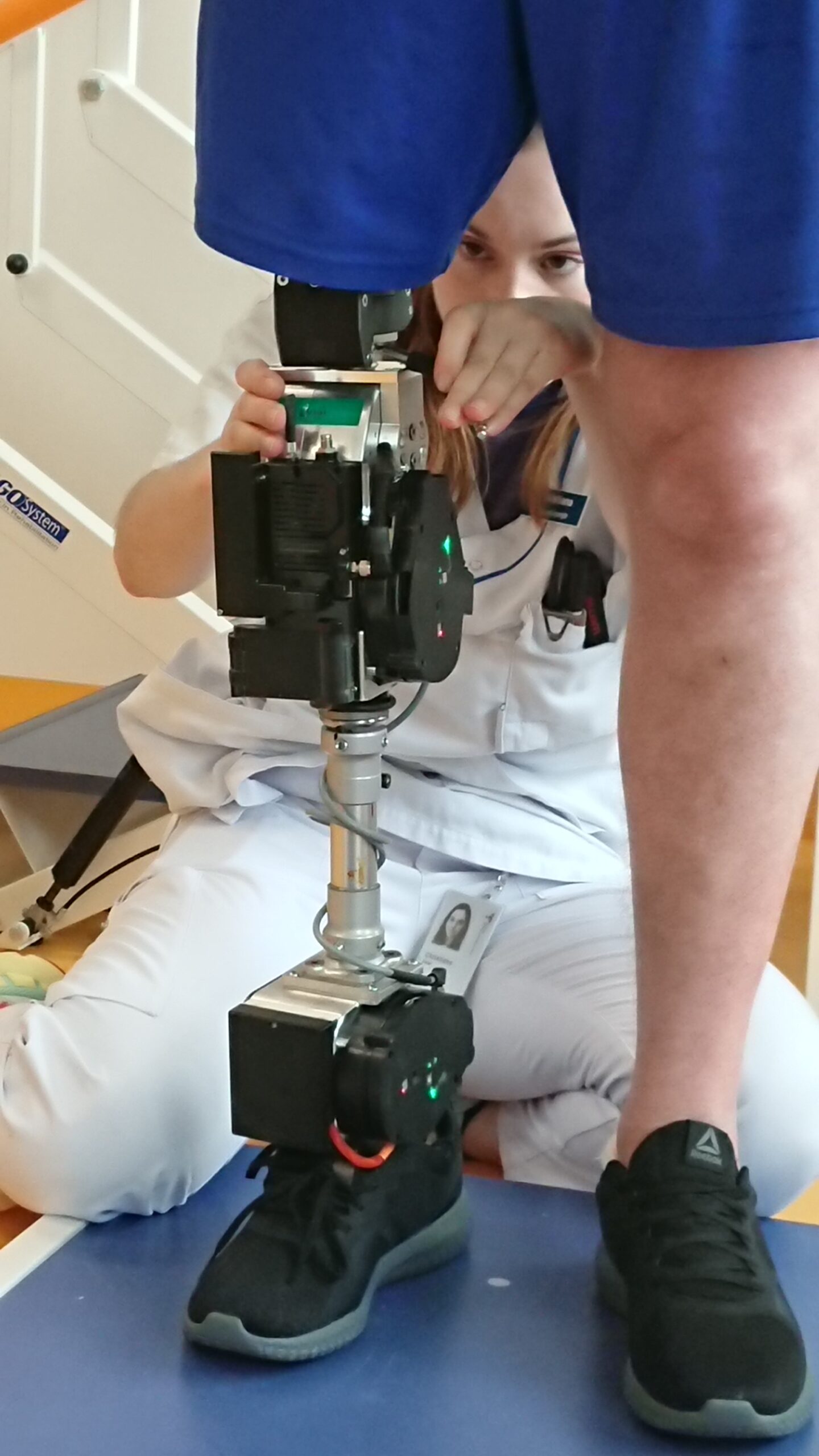 Control a robotic leg like your own - Center for Bionics and Pain Research